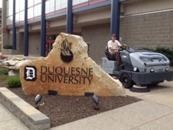 Advance SW8000 Indoor and Outdoor Parking Lot Sweeper Rental - Bortek ...