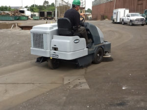 Advance SW8000 Indoor and Outdoor Parking Lot Sweeper Rental - Bortek ...