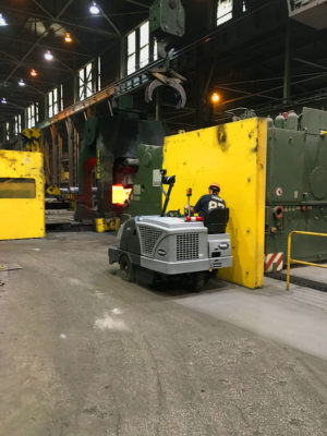 Advance SW8000 Indoor and Outdoor Parking Lot Sweeper Rental - Bortek ...