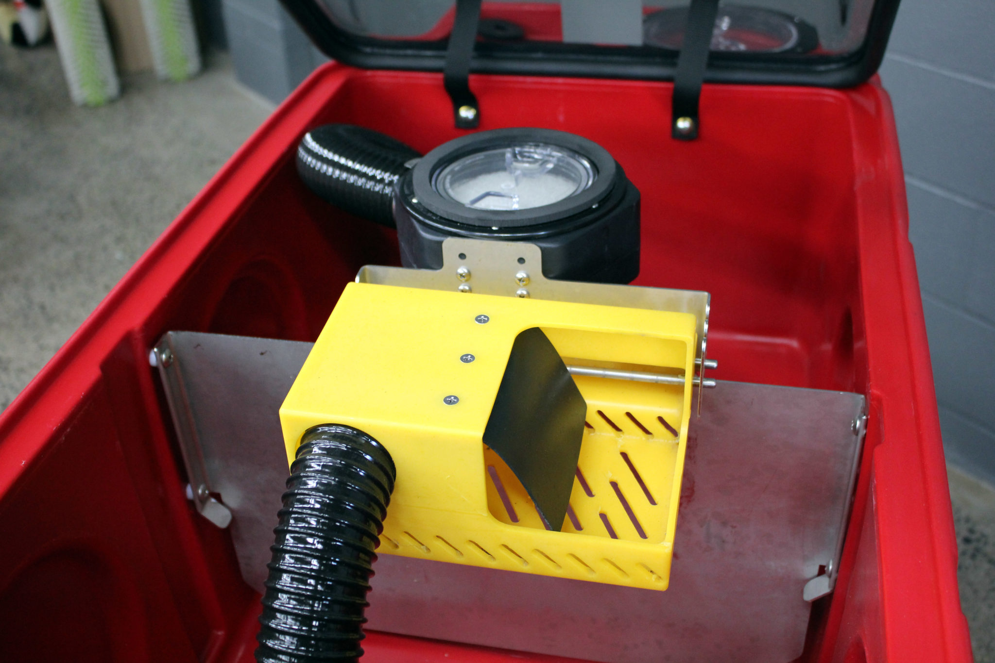 Factory Cat MAG-HD Floor Scrubber - Bortek Industries, Inc.