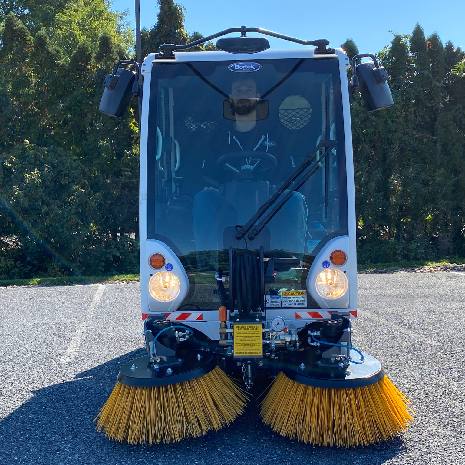Dulevo 850 Mini Sweeper - Bortek Industries, Inc.®
