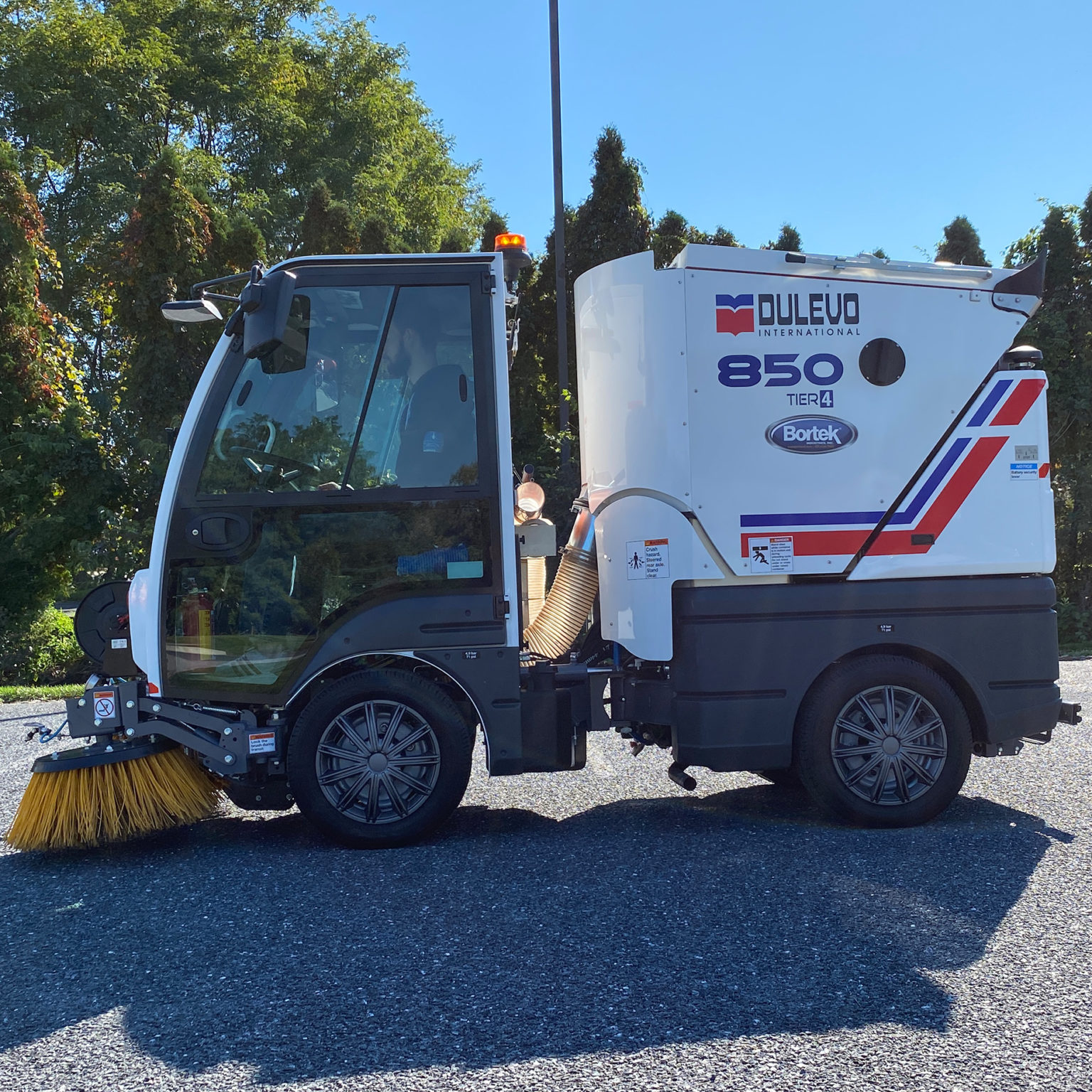 Dulevo 850 Mini Sweeper - Bortek Industries, Inc.®