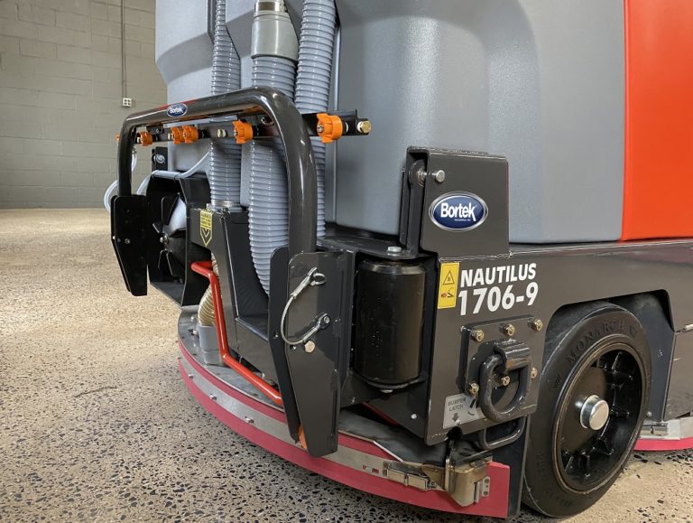 PowerBoss Nautilus Battery Scrubber/Sweeper | Bortek