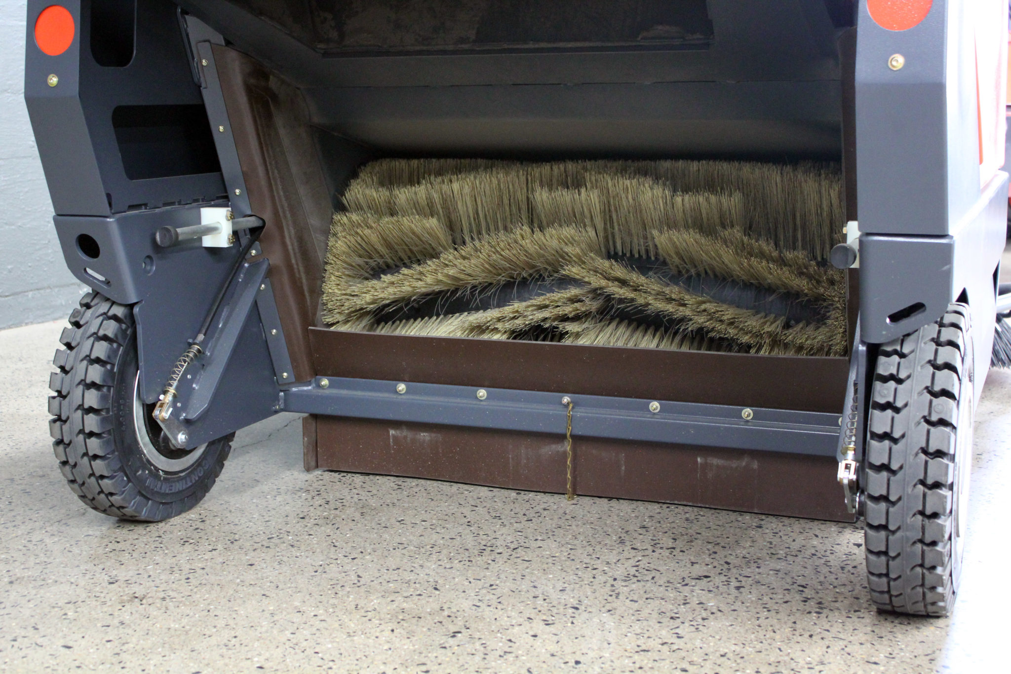 PowerBoss SweepMaster 1500 RH Sweeper - Bortek Industries, Inc.